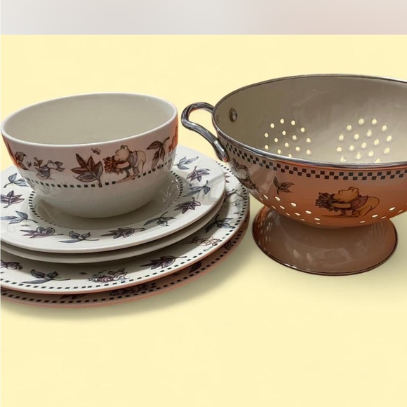 Disney | Dining | Disney Winnie The Pooh Dinnerware Set With Colander ...